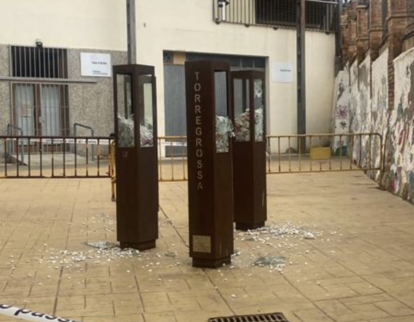 Destrossen les butiurnes de ferro a Torregrossa (Lleida) – Dolça Catalunya